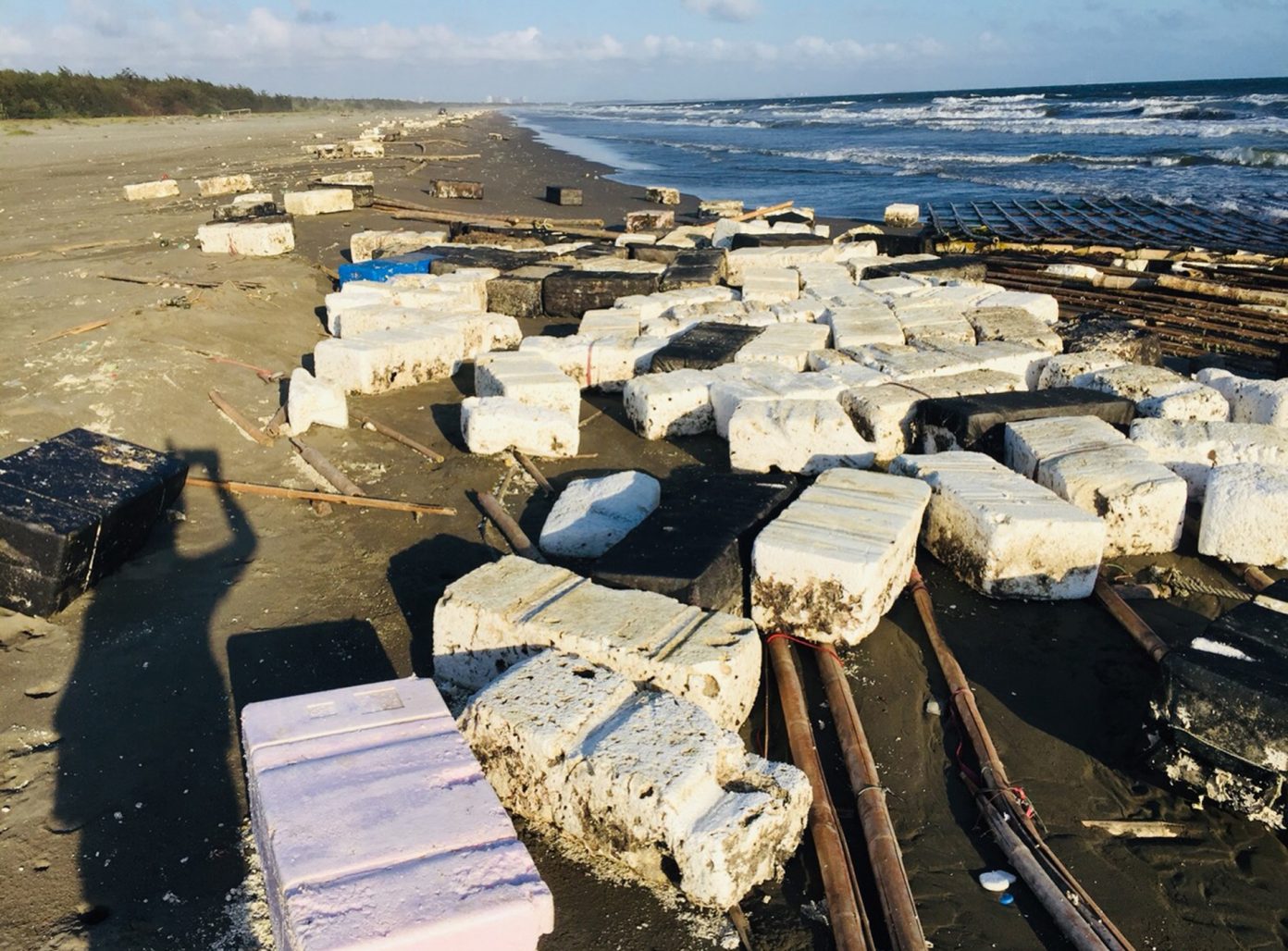 台江海岸線保麗龍 綿延4公里 | 中華日報|中華新聞雲