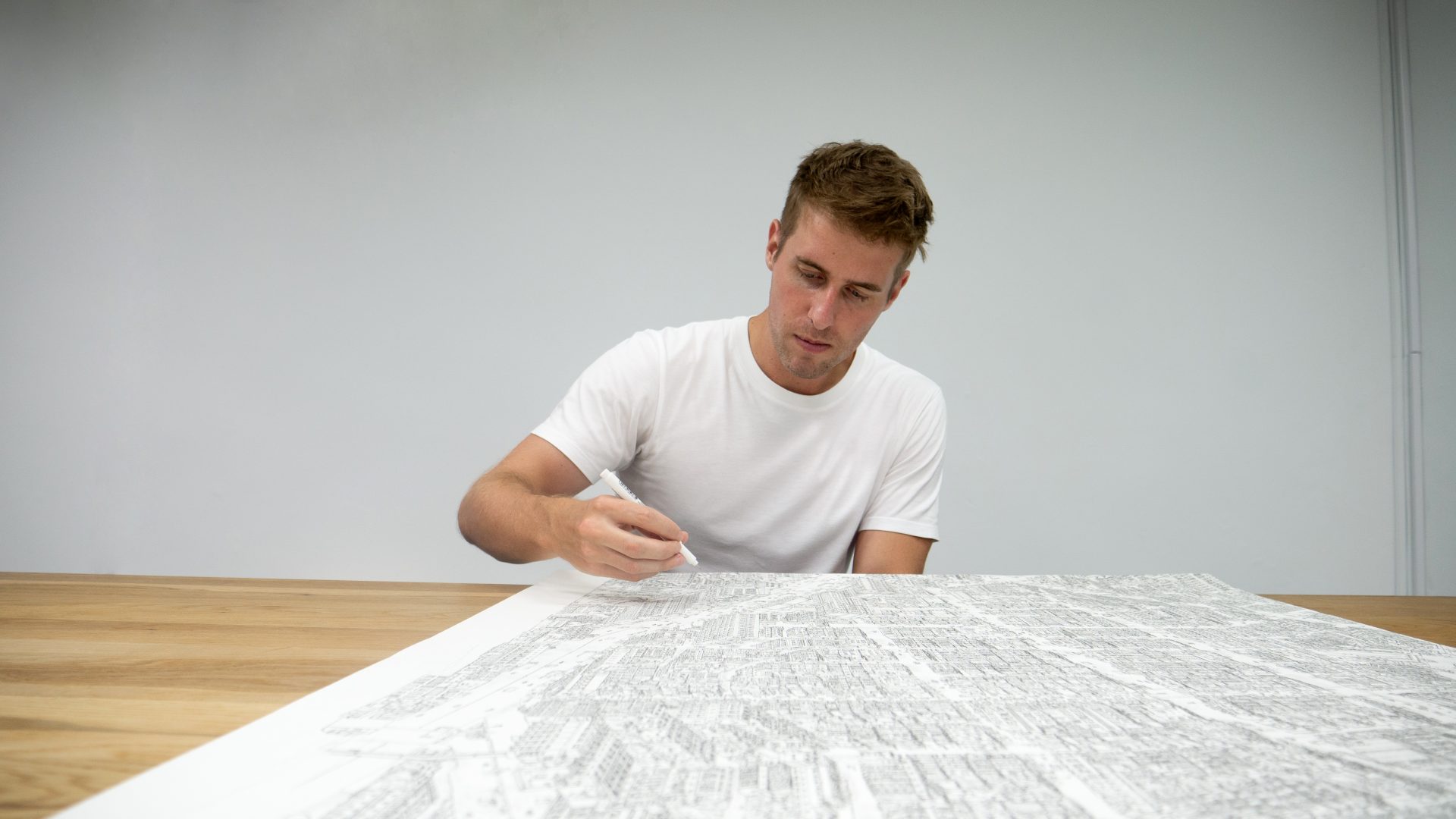 【一號人物】Tom Rook 專訪 黑與白的筆畫間，無數種觀看臺灣的方法 | 中華日報|中華新聞雲