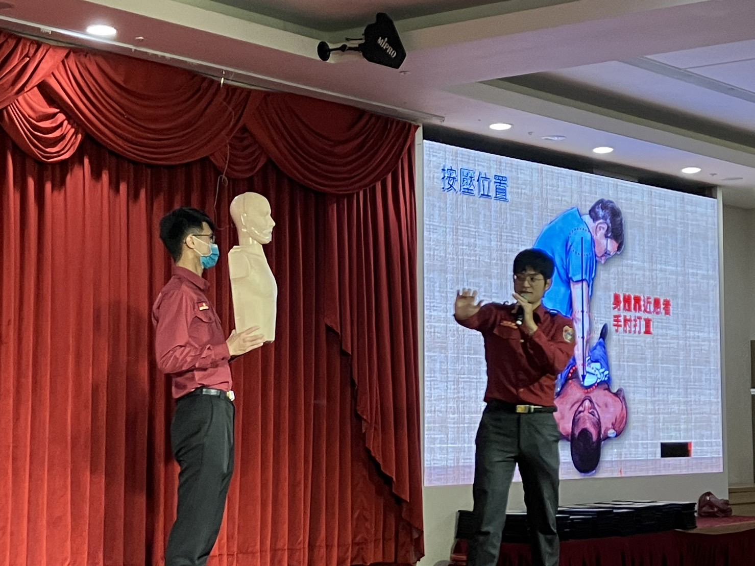 男子打保齡球OHCA倒地 CPR+AED救回一命 | 中華日報|中華新聞雲