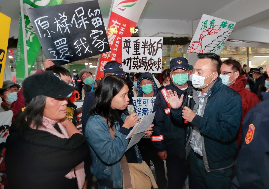〈社論〉賴清德的淚水、南鐵拆遷戶與居住正義打死不拆？網挖出賴清德曾傲慢喊：人民可以叫官員跪嗎 - baogon 的部落格 - udn部落格