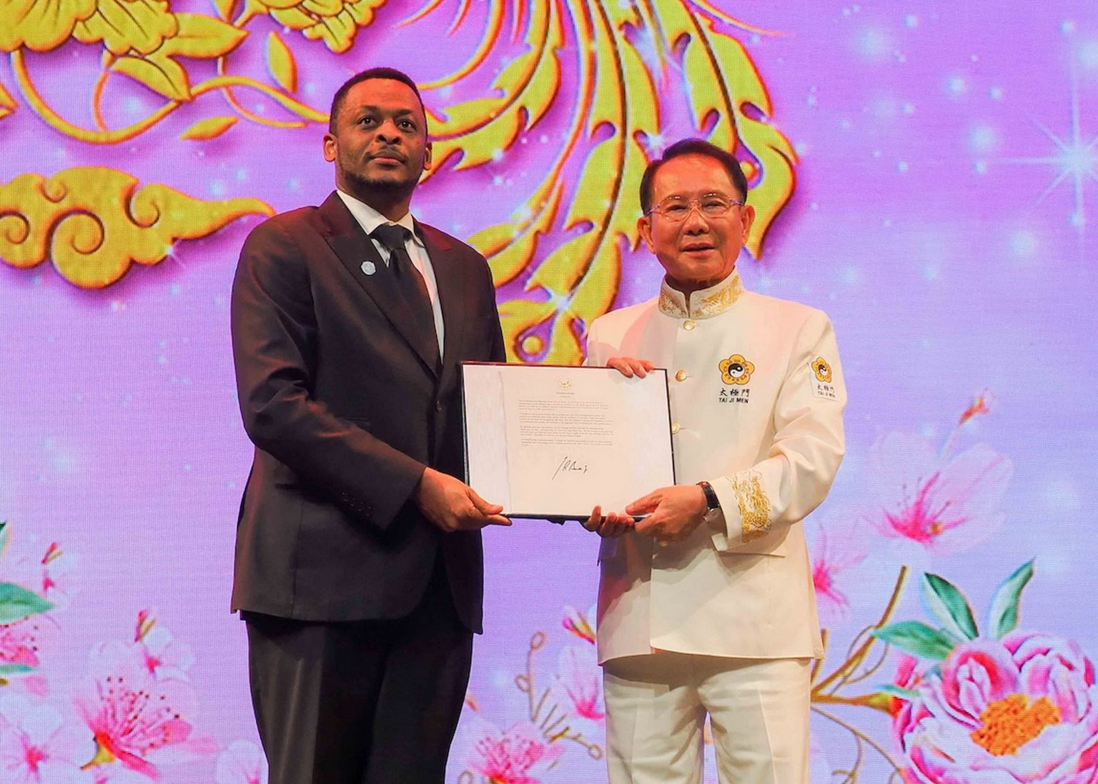 致力推動愛與和平 太極門掌門人夫人獲美國總統終身成就獎褒揚 | 中華日報|中華新聞雲